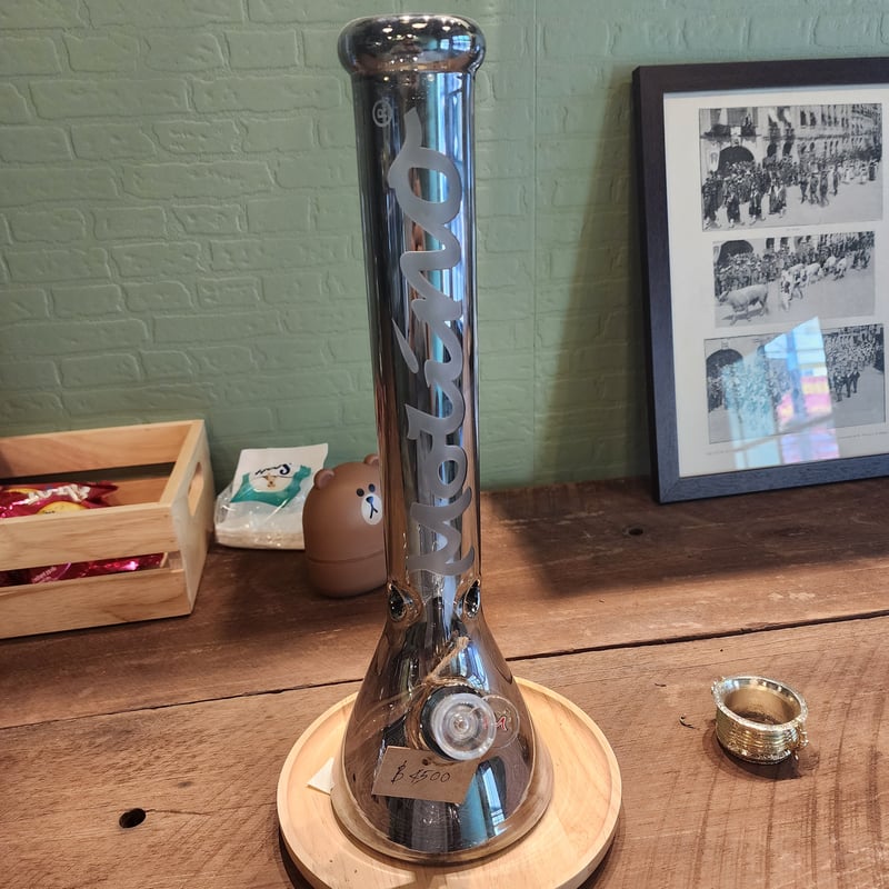 Medusa Bong at The Smokers' Library (Cannabis Dispensary) in Surat ...